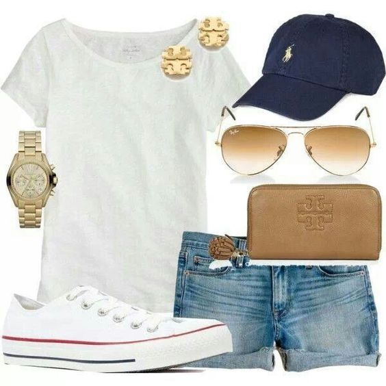 5 Cute And Practical Soccer Mom Outfits